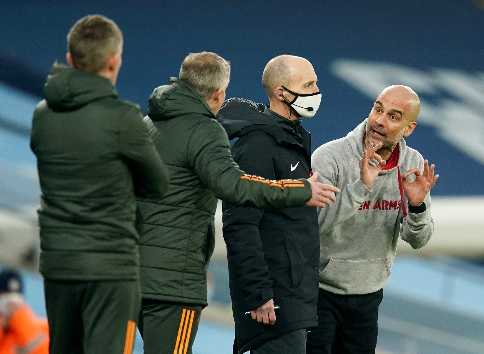 Pep Guardiola lên tiếng bức xúc vì Solsa câu giờ, chơi không đẹp