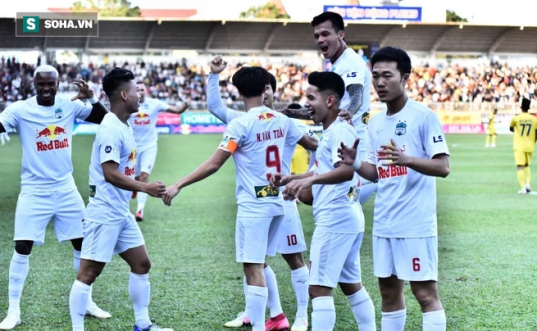 HAGL vô đối V.League nhưng cũng cần ngợi khen tinh thần Nam Định